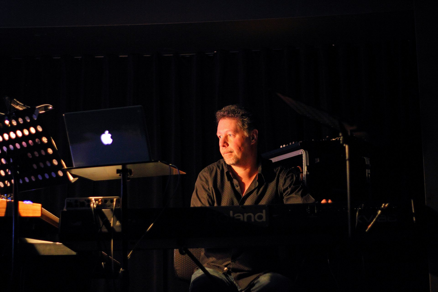 Interview with the master of the keys Frank van Bogaert - Sound of Prog